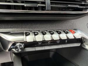 Pelēks Peugeot 5008 2023 Marijampole, ar dzinēja tilpumu 1.50 L un nobraukumu 163 tūkst. km par 18144 €, foto 39 vietnē AUTOMOTO.COM.LV