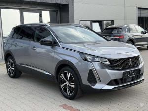 Grey Peugeot 5008 2023 in Siauliai, with an engine capacity of 1.50 L and mileage of 81 thousand km for 22978 €, photo 3 on AUTOMOTO.COM.LV