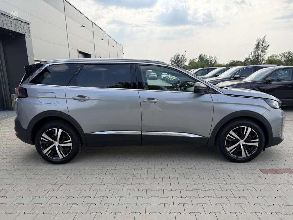 Grey Peugeot 5008 2023 in Siauliai, with an engine capacity of 1.50 L and mileage of 81 thousand km for 22978 €, photo 3 on AUTOMOTO.COM.LV