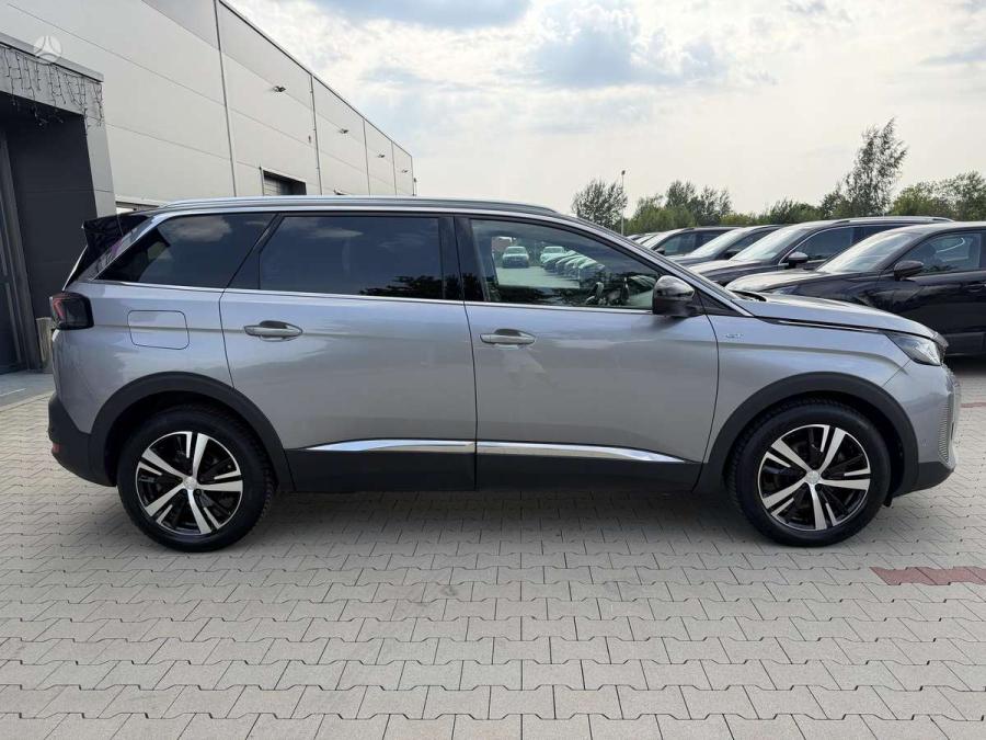 Grey Peugeot 5008 2023 in Siauliai, with an engine capacity of 1.50 L and mileage of 81 thousand km for 22978 €, photo 4 on AUTOMOTO.COM.LV