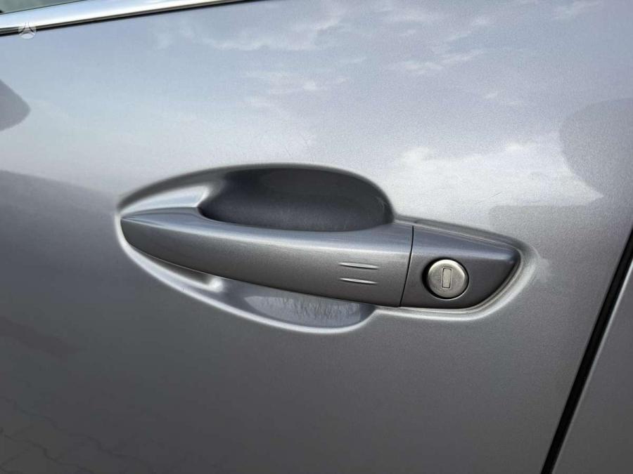 Grey Peugeot 5008 2023 in Siauliai, with an engine capacity of 1.50 L and mileage of 81 thousand km for 22978 €, photo 12 on AUTOMOTO.COM.LV