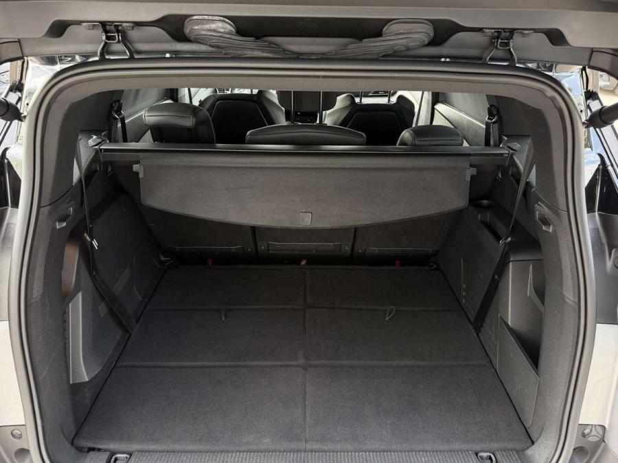 Grey Peugeot 5008 2023 in Siauliai, with an engine capacity of 1.50 L and mileage of 81 thousand km for 22978 €, photo 23 on AUTOMOTO.COM.LV