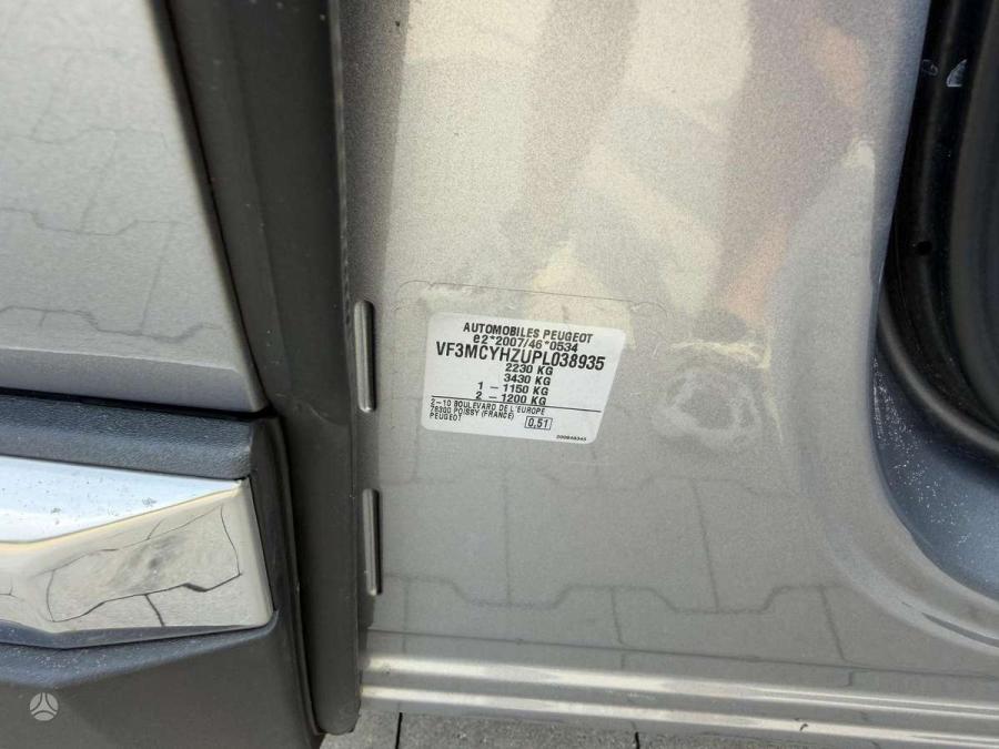 Grey Peugeot 5008 2023 in Siauliai, with an engine capacity of 1.50 L and mileage of 81 thousand km for 22978 €, photo 31 on AUTOMOTO.COM.LV