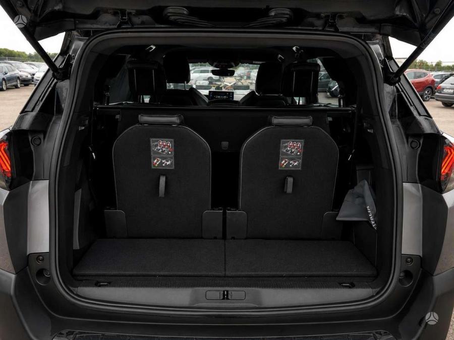 Pelēks Peugeot 5008 2023 Marijampole, ar dzinēja tilpumu 1.20 L un nobraukumu 117 tūkst. km par 18876 €, foto 27 vietnē AUTOMOTO.COM.LV
