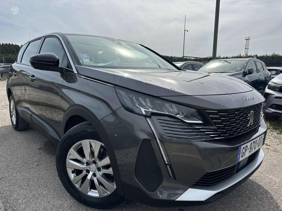 Grey Peugeot 5008 2023 in Vilnius, with an engine capacity of 1.20 L and mileage of 112 thousand km for 14519 €, photo 4 on AUTOMOTO.COM.LV