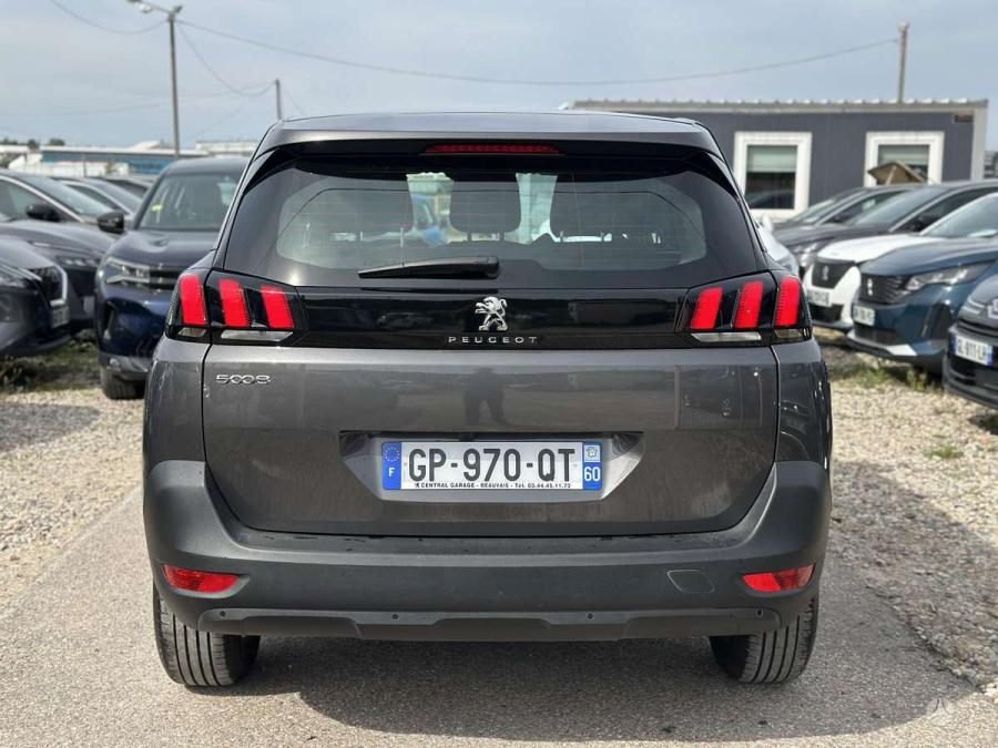 Grey Peugeot 5008 2023 in Vilnius, with an engine capacity of 1.20 L and mileage of 112 thousand km for 14519 €, photo 6 on AUTOMOTO.COM.LV