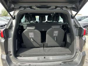 Grey Peugeot 5008 2023 in Vilnius, with an engine capacity of 1.20 L and mileage of 112 thousand km for 14519 €, photo 10 on AUTOMOTO.COM.LV