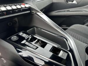 Grey Peugeot 5008 2023 in Vilnius, with an engine capacity of 1.20 L and mileage of 112 thousand km for 14519 €, photo 15 on AUTOMOTO.COM.LV