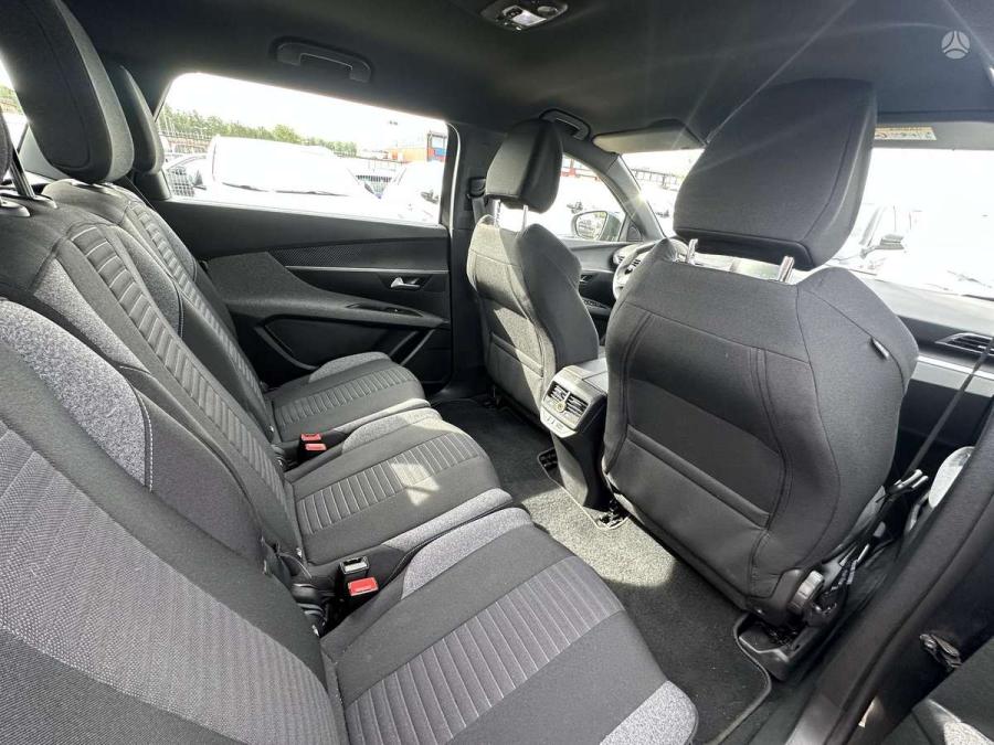 Grey Peugeot 5008 2023 in Vilnius, with an engine capacity of 1.20 L and mileage of 112 thousand km for 14519 €, photo 17 on AUTOMOTO.COM.LV