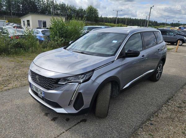 Grey Peugeot 5008 2023 in Vilnius, with an engine capacity of 1.20 L and mileage of 133 thousand km for 15004 €, photo 4 on AUTOMOTO.COM.LV