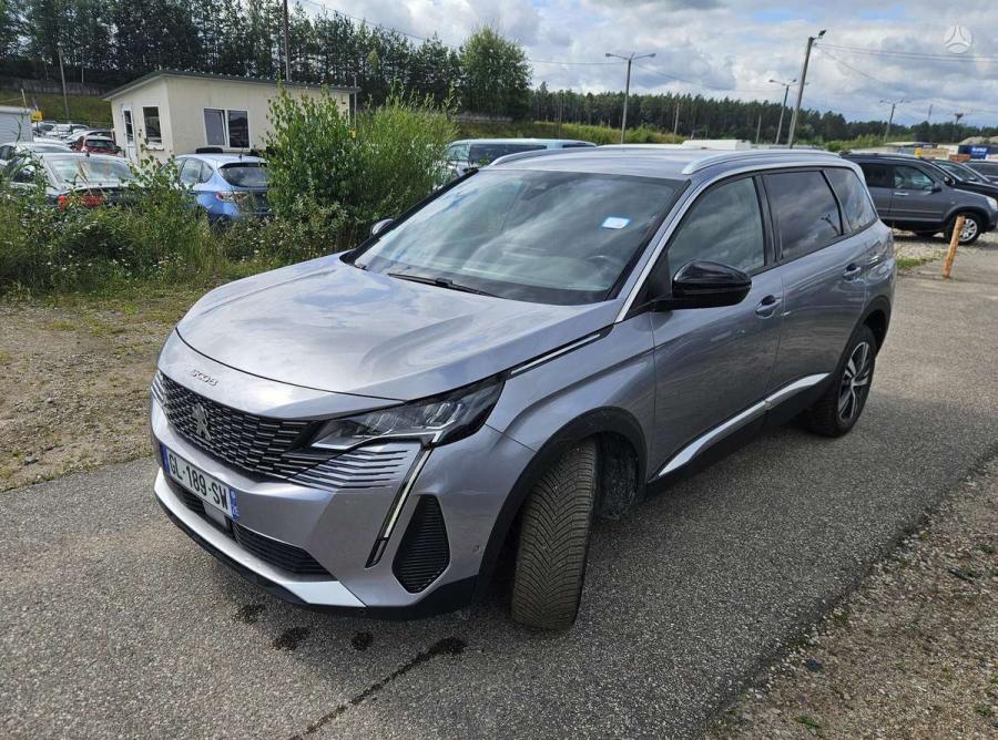 Grey Peugeot 5008 2023 in Vilnius, with an engine capacity of 1.20 L and mileage of 133 thousand km for 15004 €, photo 4 on AUTOMOTO.COM.LV