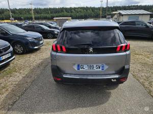 Grey Peugeot 5008 2023 in Vilnius, with an engine capacity of 1.20 L and mileage of 133 thousand km for 15004 €, photo 7 on AUTOMOTO.COM.LV