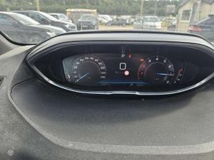 Grey Peugeot 5008 2023 in Vilnius, with an engine capacity of 1.20 L and mileage of 133 thousand km for 15004 €, photo 10 on AUTOMOTO.COM.LV