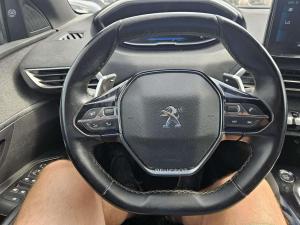Grey Peugeot 5008 2023 in Vilnius, with an engine capacity of 1.20 L and mileage of 133 thousand km for 15004 €, photo 11 on AUTOMOTO.COM.LV