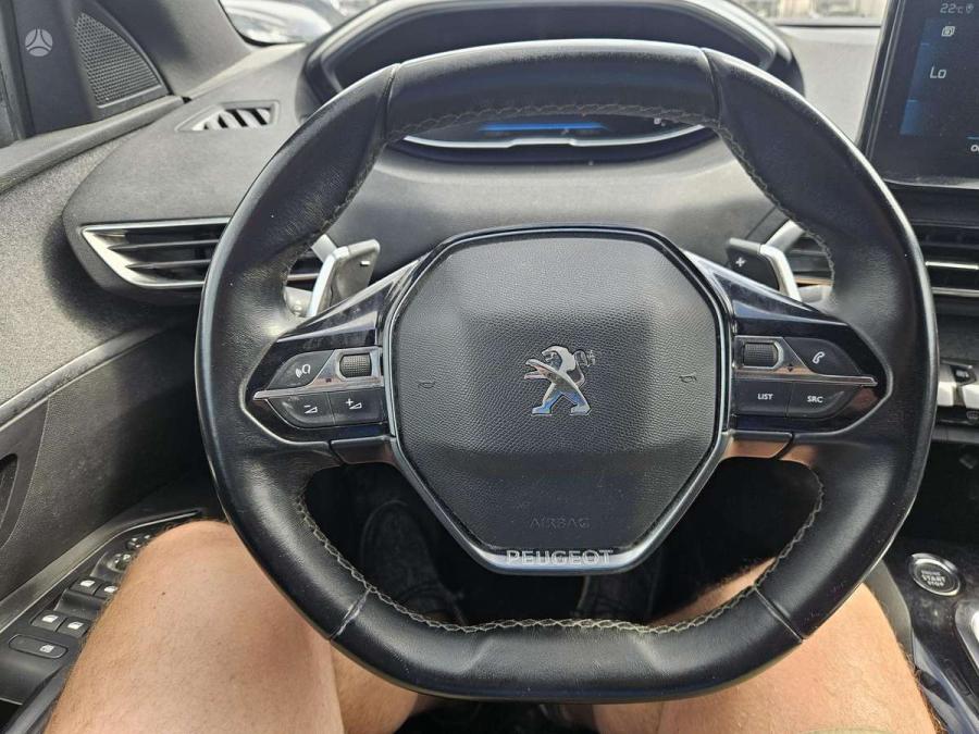 Grey Peugeot 5008 2023 in Vilnius, with an engine capacity of 1.20 L and mileage of 133 thousand km for 15004 €, photo 11 on AUTOMOTO.COM.LV