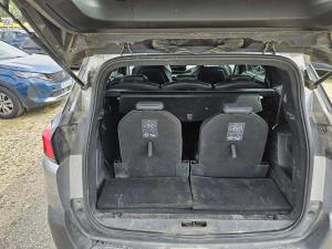 Grey Peugeot 5008 2023 in Vilnius, with an engine capacity of 1.20 L and mileage of 133 thousand km for 15004 €, photo 15 on AUTOMOTO.COM.LV