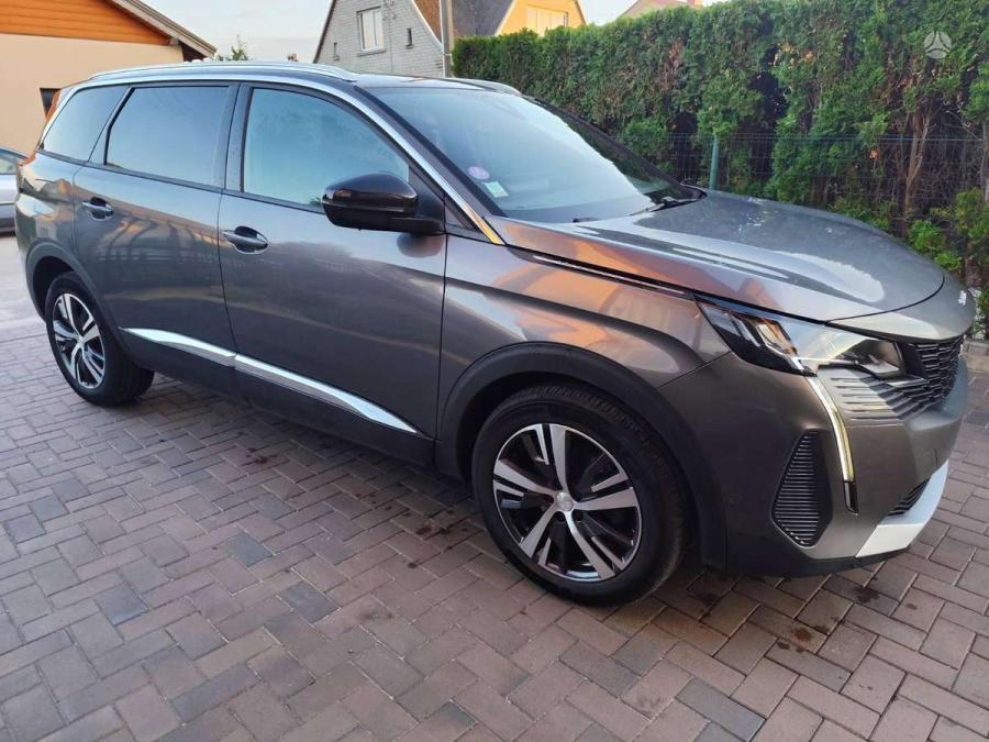 Pelēks Peugeot 5008 2023 Kalvarija, ar dzinēja tilpumu 1.20 L un nobraukumu 71 tūkst. km par 18271 €, foto 1 vietnē AUTOMOTO.COM.LV