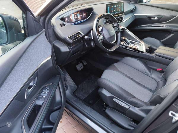 Grey Peugeot 5008 2023 in Kalvarija, with an engine capacity of 1.20 L and mileage of 71 thousand km for 18271 €, photo 8 on AUTOMOTO.COM.LV