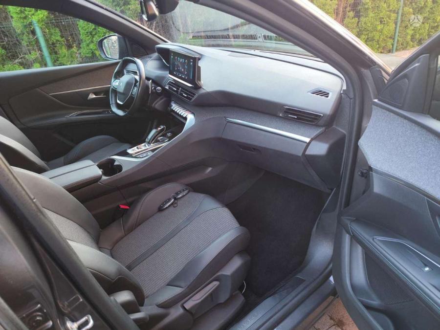 Pelēks Peugeot 5008 2023 Kalvarija, ar dzinēja tilpumu 1.20 L un nobraukumu 71 tūkst. km par 18271 €, foto 9 vietnē AUTOMOTO.COM.LV