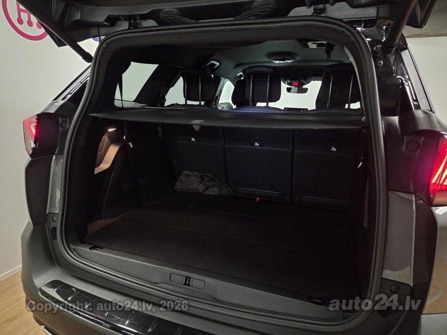 Grey Peugeot 5008 2024 in Tallinn, with an engine capacity of 1.50 L and mileage of 36 thousand km for 29790 €, photo 22 on AUTOMOTO.COM.LV