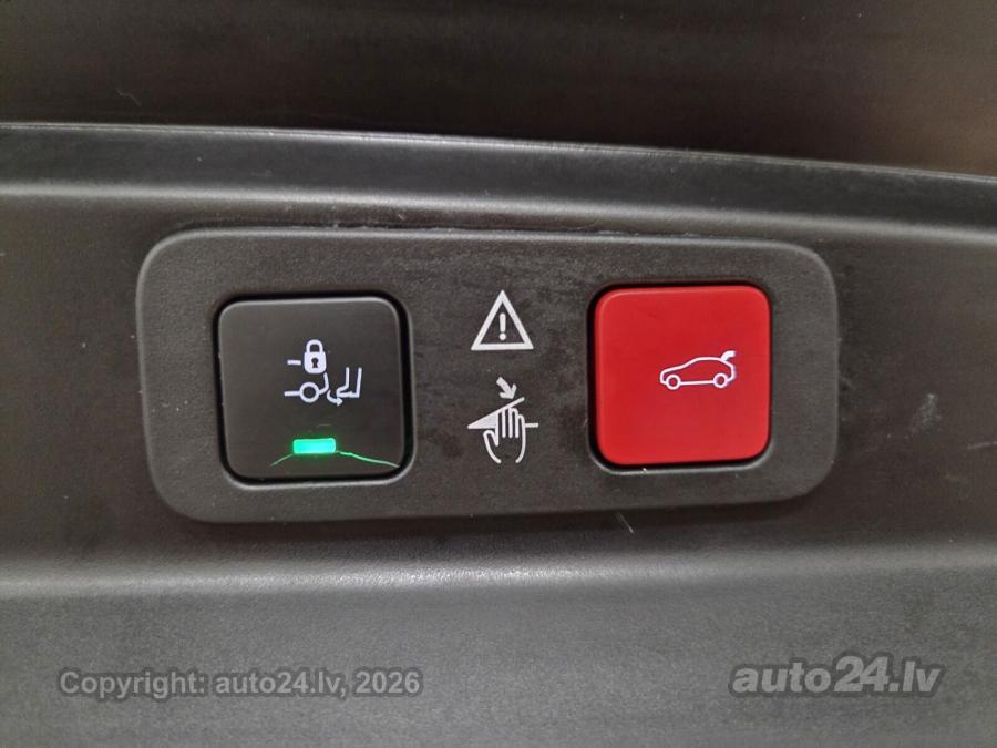 Grey Peugeot 5008 2024 in Tallinn, with an engine capacity of 1.50 L and mileage of 36 thousand km for 29790 €, photo 23 on AUTOMOTO.COM.LV