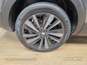Grey Peugeot 5008 2024 in Tallinn, with an engine capacity of 1.50 L and mileage of 36 thousand km for 29790 €, photo 24 on AUTOMOTO.COM.LV