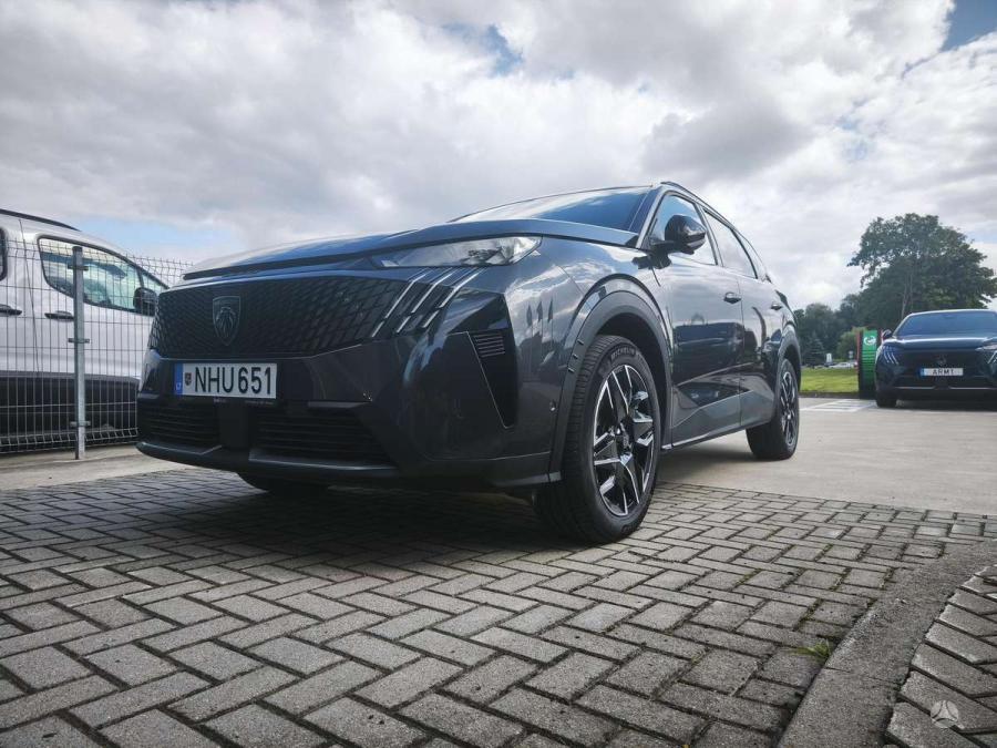 Pelēks Peugeot 5008 2025 Klaipėda, ar dzinēja tilpumu 1.20 L un nobraukumu 38 tūkst. km par 30500 €, foto 3 vietnē AUTOMOTO.COM.LV