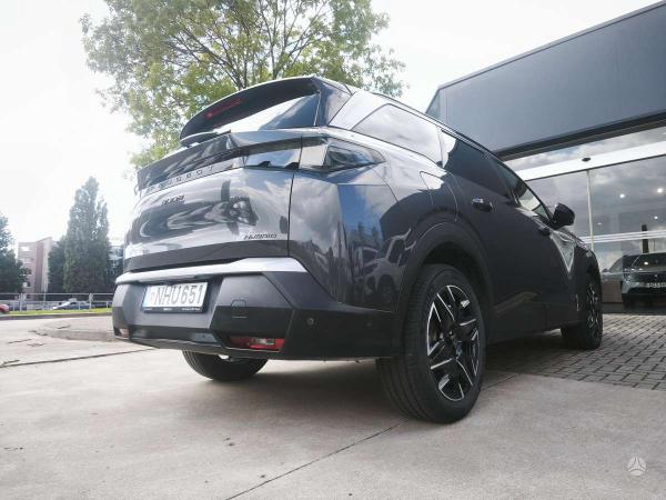 Grey Peugeot 5008 2025 in Klaipeda, with an engine capacity of 1.20 L and mileage of 38 thousand km for 30500 €, photo 7 on AUTOMOTO.COM.LV