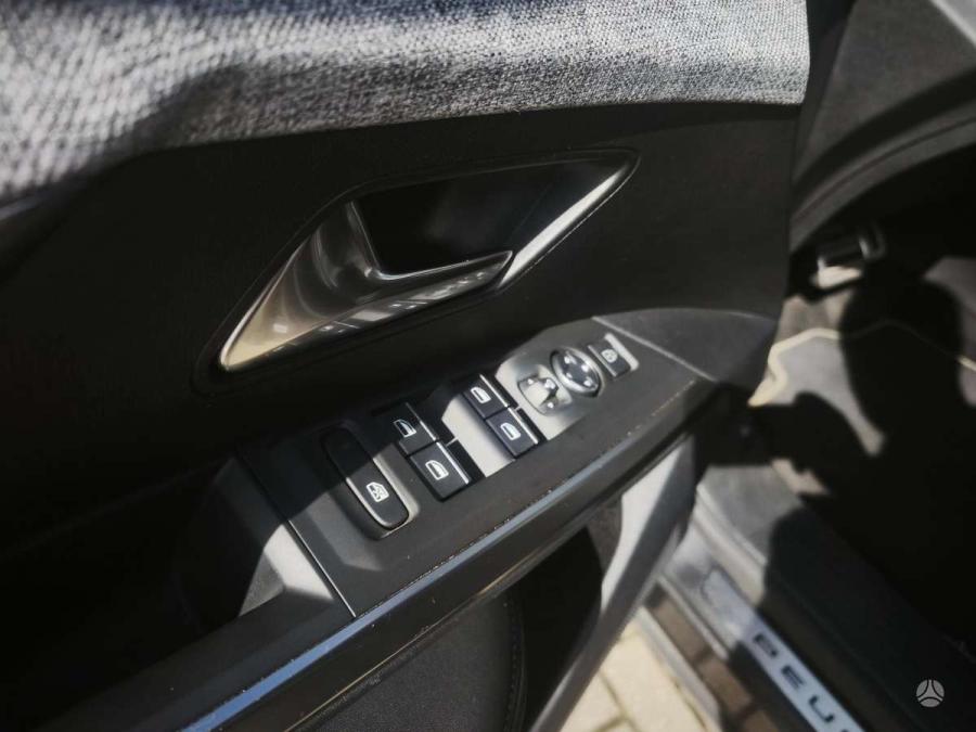 Pelēks Peugeot 5008 2025 Klaipėda, ar dzinēja tilpumu 1.20 L un nobraukumu 38 tūkst. km par 30500 €, foto 13 vietnē AUTOMOTO.COM.LV