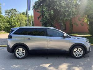Grey Peugeot 5008 2017 in Vilnius, with an engine capacity of 1.60 L and mileage of 231 thousand km for 10900 €, photo 9 on AUTOMOTO.COM.LV
