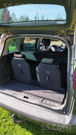 Pelēks Peugeot 5008 2009 Rīga, ar dzinēja tilpumu 2.00 L un nobraukumu 330 tūkst. km par 2300 €, foto 5 vietnē AUTOMOTO.COM.LV