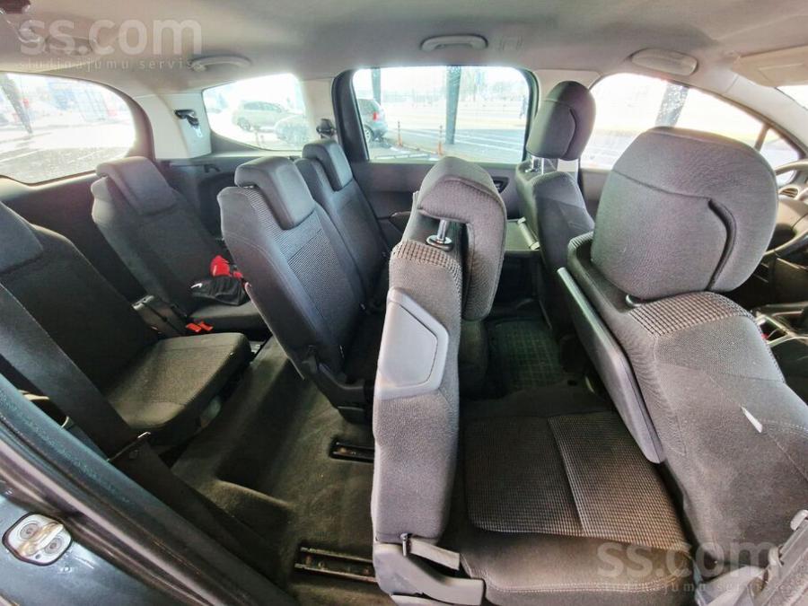 Pelēks Peugeot 5008 2009 Rīga, ar dzinēja tilpumu 1.60 L un nobraukumu 215 tūkst. km par 3400 €, foto 6 vietnē AUTOMOTO.COM.LV