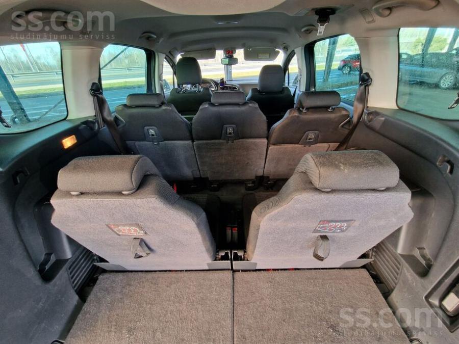Pelēks Peugeot 5008 2009 Rīga, ar dzinēja tilpumu 1.60 L un nobraukumu 215 tūkst. km par 3400 €, foto 7 vietnē AUTOMOTO.COM.LV