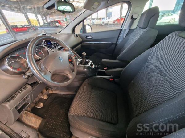 Grey Peugeot 5008 2009 in Riga, with an engine capacity of 1.60 L and mileage of 215 thousand km for 3400 €, photo 9 on AUTOMOTO.COM.LV