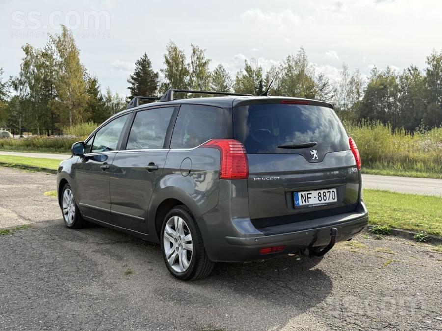 Grey Peugeot 5008 2009 in Jelgava, with an engine capacity of 2.00 L and mileage of 333 thousand km for 2800 €, photo 5 on AUTOMOTO.COM.LV
