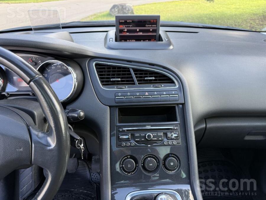 Grey Peugeot 5008 2009 in Jelgava, with an engine capacity of 2.00 L and mileage of 333 thousand km for 2800 €, photo 10 on AUTOMOTO.COM.LV