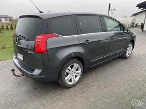Grey Peugeot 5008 2010 in Plunge, with an engine capacity of 1.60 L and mileage of 255 thousand km for 2800 €, photo 7 on AUTOMOTO.COM.LV