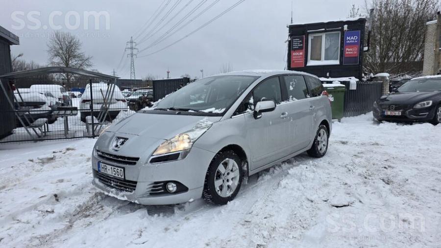 Pelēks Peugeot 5008 2010 Rīga, ar dzinēja tilpumu 1.60 L un nobraukumu 171 tūkst. km par 3490 €, foto 3 vietnē AUTOMOTO.COM.LV