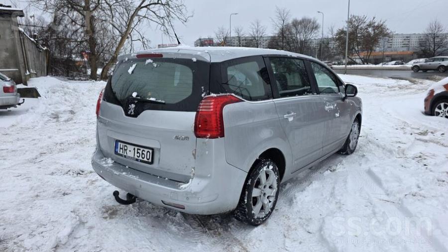 Pelēks Peugeot 5008 2010 Rīga, ar dzinēja tilpumu 1.60 L un nobraukumu 171 tūkst. km par 3490 €, foto 5 vietnē AUTOMOTO.COM.LV