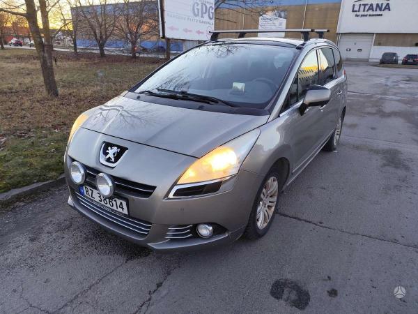 Pelēks Peugeot 5008 2010 Klaipėda, ar dzinēja tilpumu 1.60 L un nobraukumu 345 tūkst. km par 2990 €, foto 1 vietnē AUTOMOTO.COM.LV