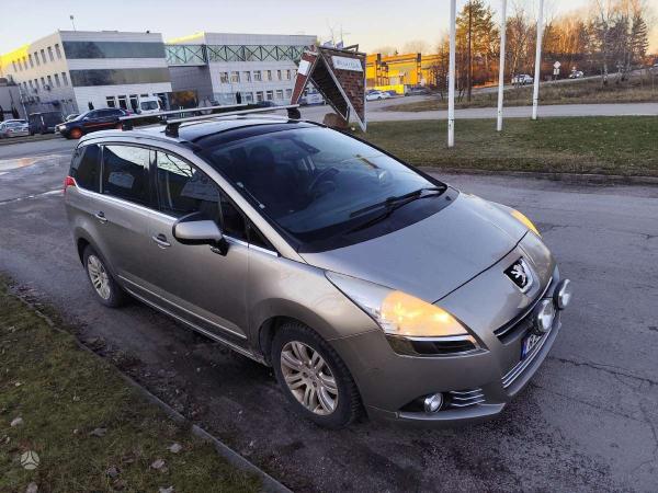Pelēks Peugeot 5008 2010 Klaipėda, ar dzinēja tilpumu 1.60 L un nobraukumu 345 tūkst. km par 2990 €, foto 4 vietnē AUTOMOTO.COM.LV