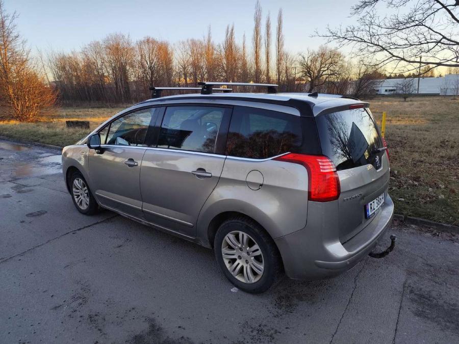 Grey Peugeot 5008 2010 in Klaipeda, with an engine capacity of 1.60 L and mileage of 345 thousand km for 2990 €, photo 7 on AUTOMOTO.COM.LV