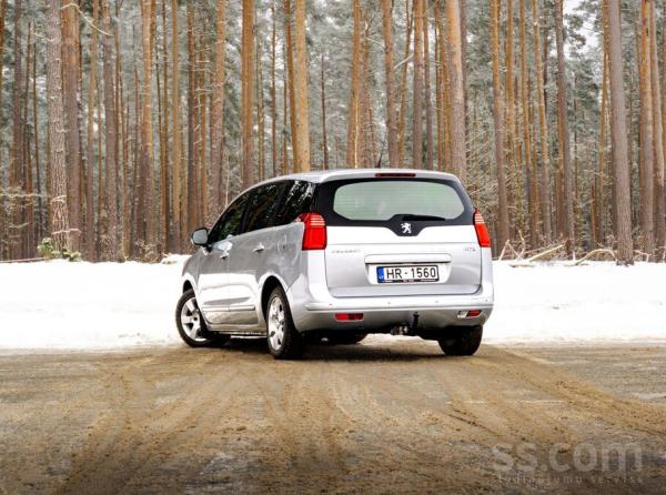 Grey Peugeot 5008 2010 in Riga, with an engine capacity of 1.60 L and mileage of 171 thousand km for 3490 €, photo 5 on AUTOMOTO.COM.LV