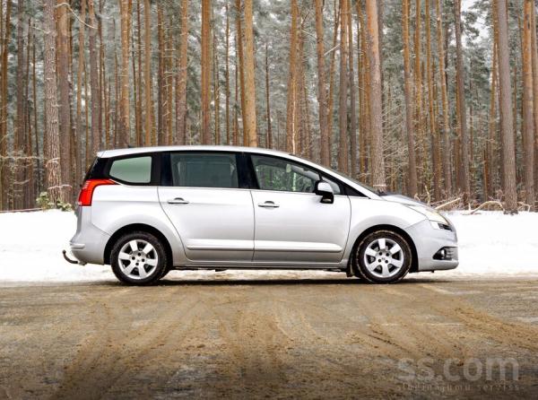 Grey Peugeot 5008 2010 in Riga, with an engine capacity of 1.60 L and mileage of 171 thousand km for 3490 €, photo 6 on AUTOMOTO.COM.LV