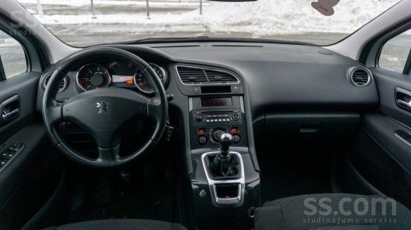 Grey Peugeot 5008 2010 in Riga, with an engine capacity of 1.60 L and mileage of 171 thousand km for 3490 €, photo 9 on AUTOMOTO.COM.LV