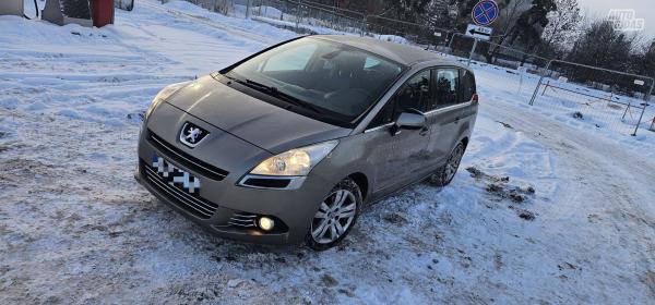 Grey Peugeot 5008 2010 in Kaunas, with an engine capacity of 1.60 L and mileage of 320 thousand km for 2850 €, photo 1 on AUTOMOTO.COM.LV