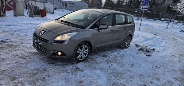 Grey Peugeot 5008 2010 in Kaunas, with an engine capacity of 1.60 L and mileage of 320 thousand km for 2850 €, photo 3 on AUTOMOTO.COM.LV