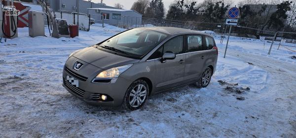 Grey Peugeot 5008 2010 in Kaunas, with an engine capacity of 1.60 L and mileage of 320 thousand km for 2850 €, photo 4 on AUTOMOTO.COM.LV
