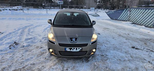 Grey Peugeot 5008 2010 in Kaunas, with an engine capacity of 1.60 L and mileage of 320 thousand km for 2850 €, photo 5 on AUTOMOTO.COM.LV