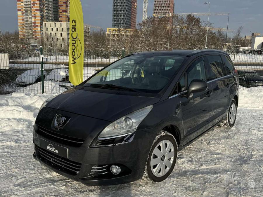 Pelēks Peugeot 5008 2010 Viļņa, ar dzinēja tilpumu 1.60 L un nobraukumu 232 tūkst. km par 3900 €, foto 1 vietnē AUTOMOTO.COM.LV